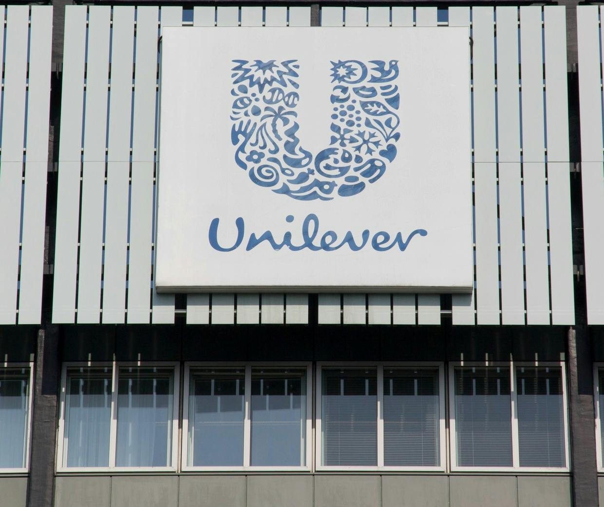 How Unilever is using AI to ‘democratise’ upskilling and future-proof ...