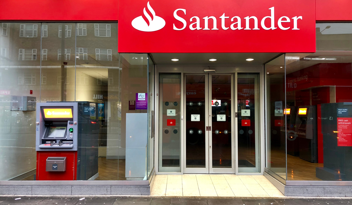 Santander to combine marketing and communication teams